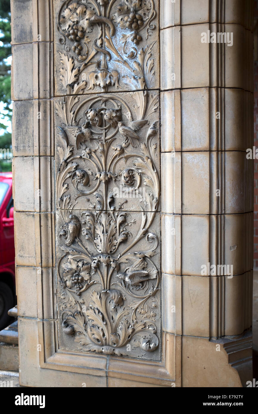 Ornate carving hi-res stock photography and images - Alamy