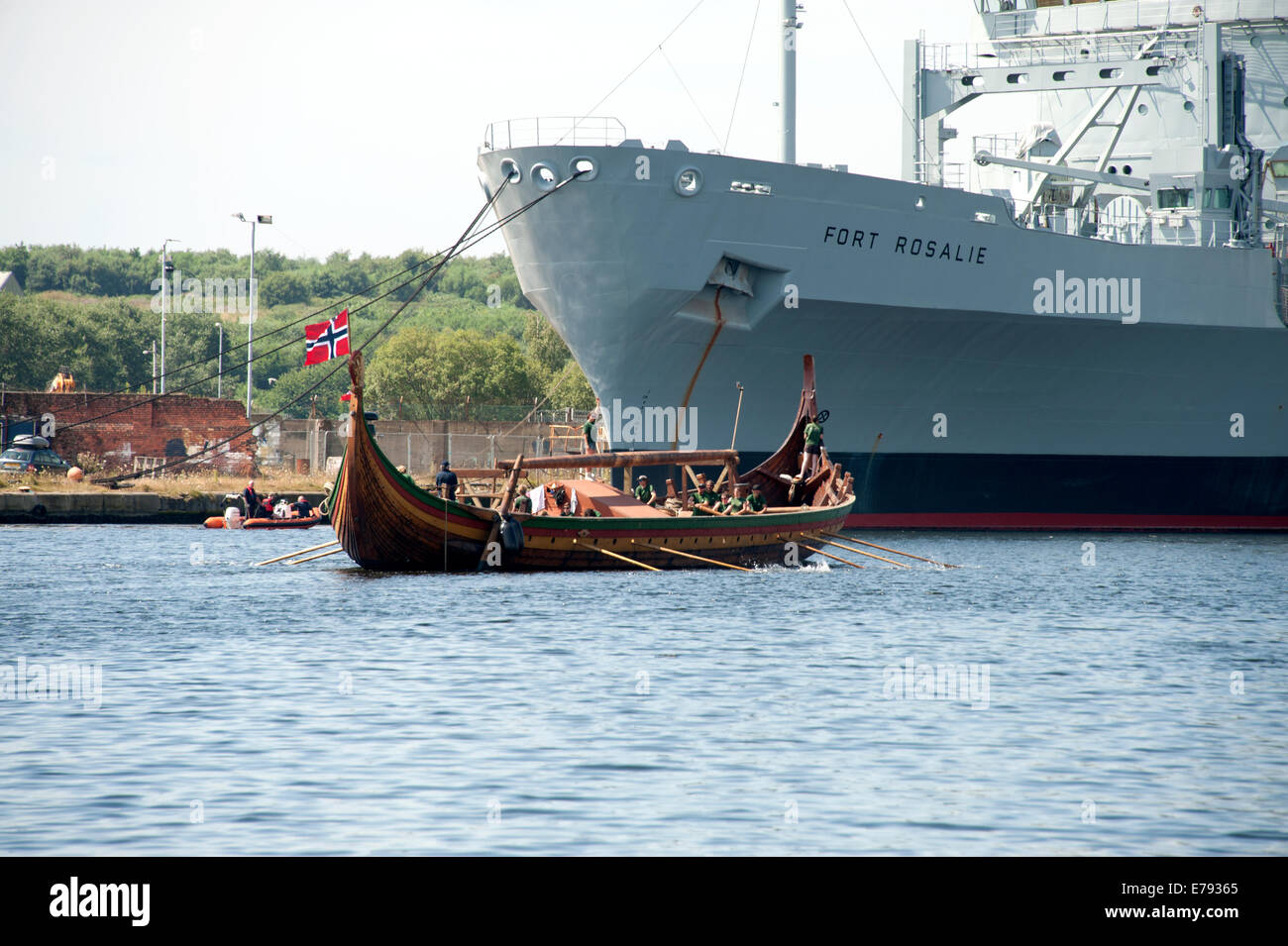 Viking longboat hi-res stock photography and images - Alamy