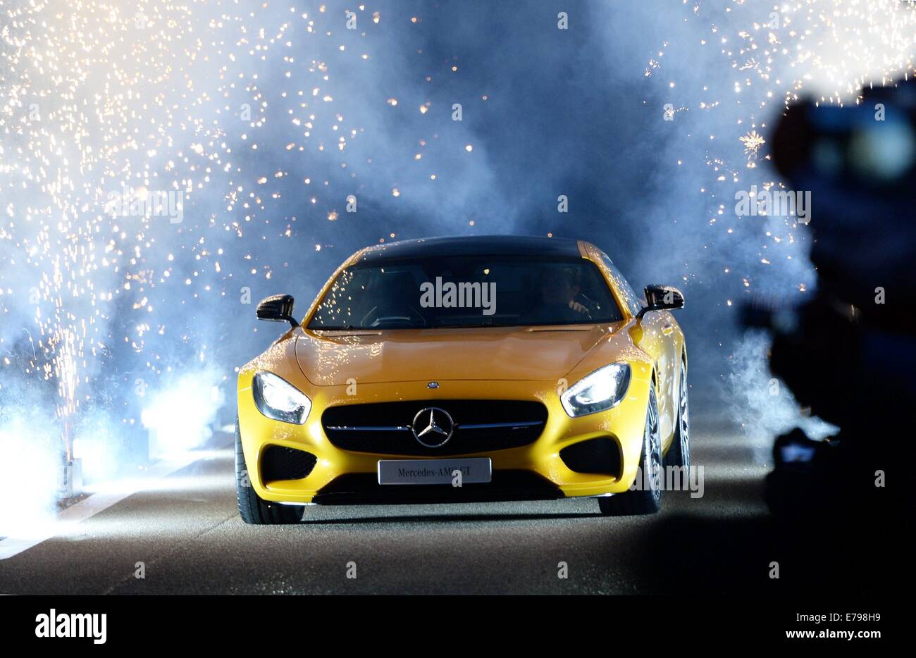 Mercedes amg gt hi-res stock photography and images - Alamy