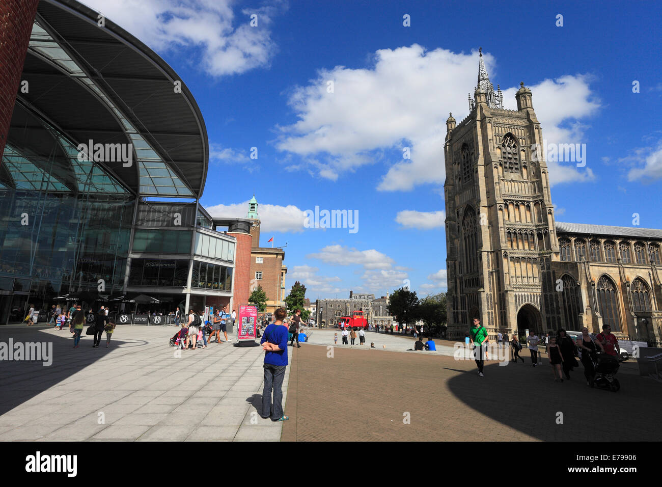 The Forum and St Peter Mancroft church in Norwich City centre Stock ...