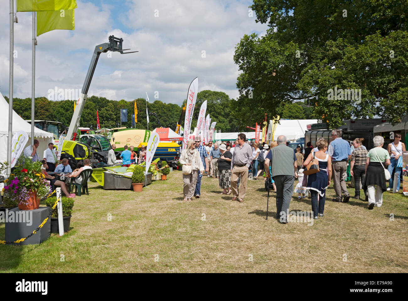Trade stands hi-res stock photography and images - Alamy