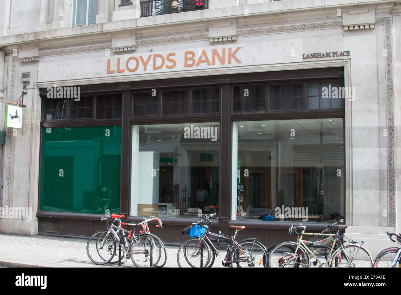 Lloyds Bank branch on Lanham Place London W1 Stock Photo - Alamy
