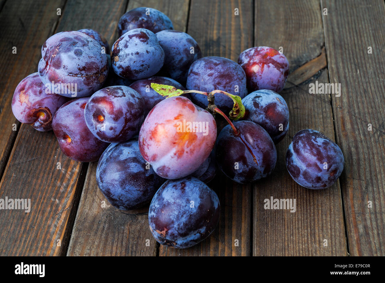 plums. Fresh summer fruith ready to eat Stock Photo - Alamy