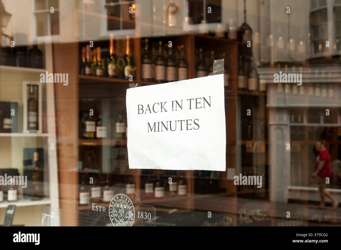 Back in 10 minutes sign hi-res stock photography and images - Alamy