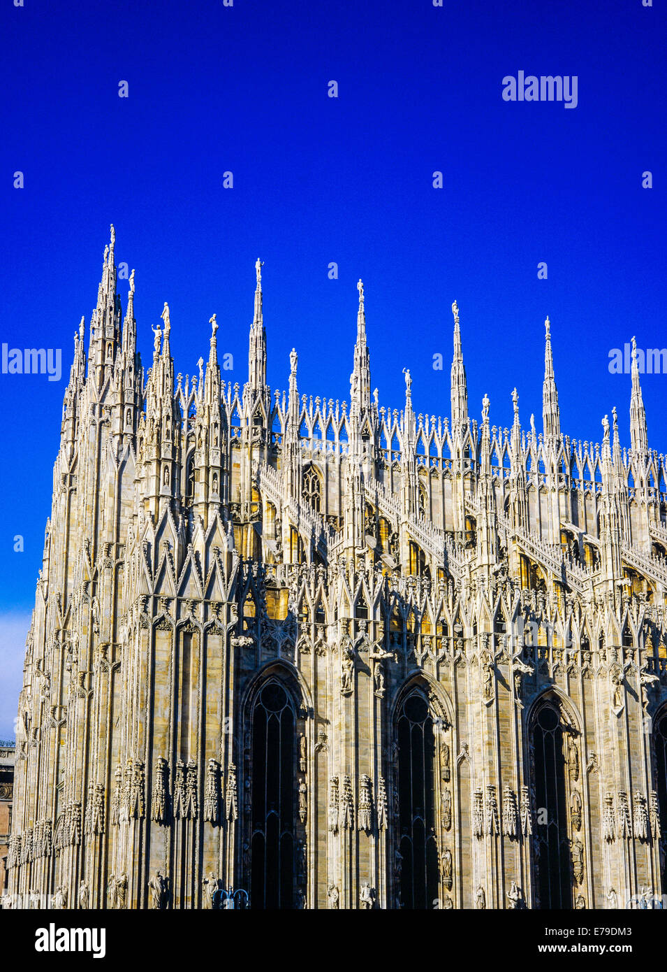 Duomo flying buttress milan hi-res stock photography and images - Alamy