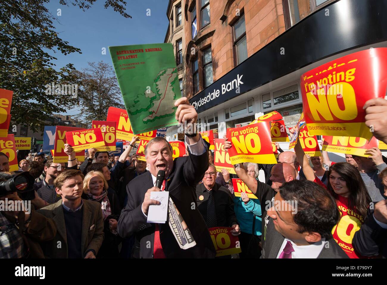 John prescott battle bus hi-res stock photography and images - Alamy