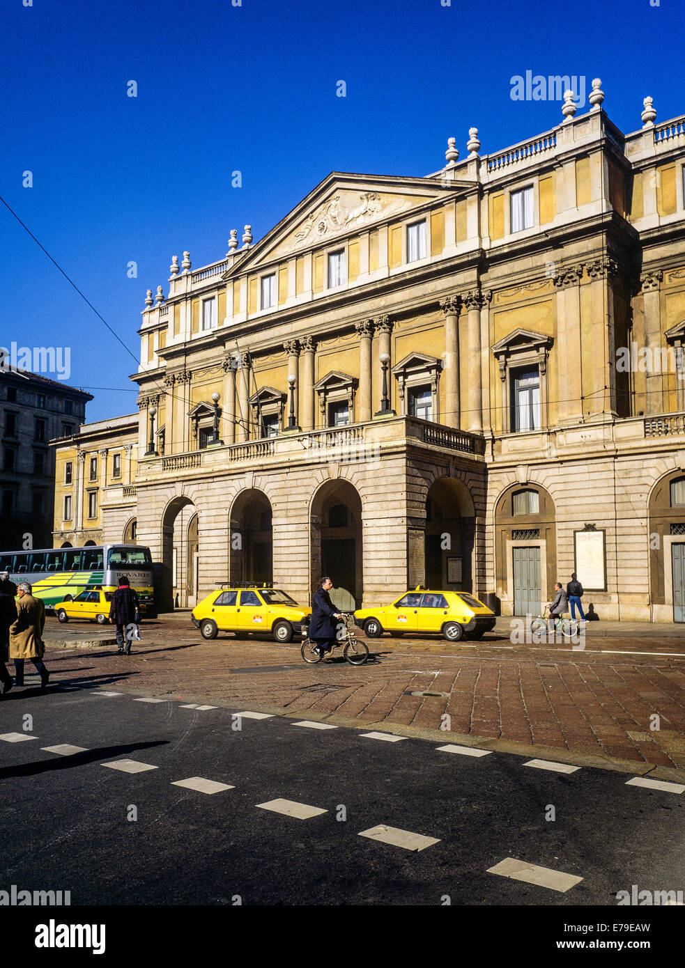 Opera houses italy hi-res stock photography and images - Alamy