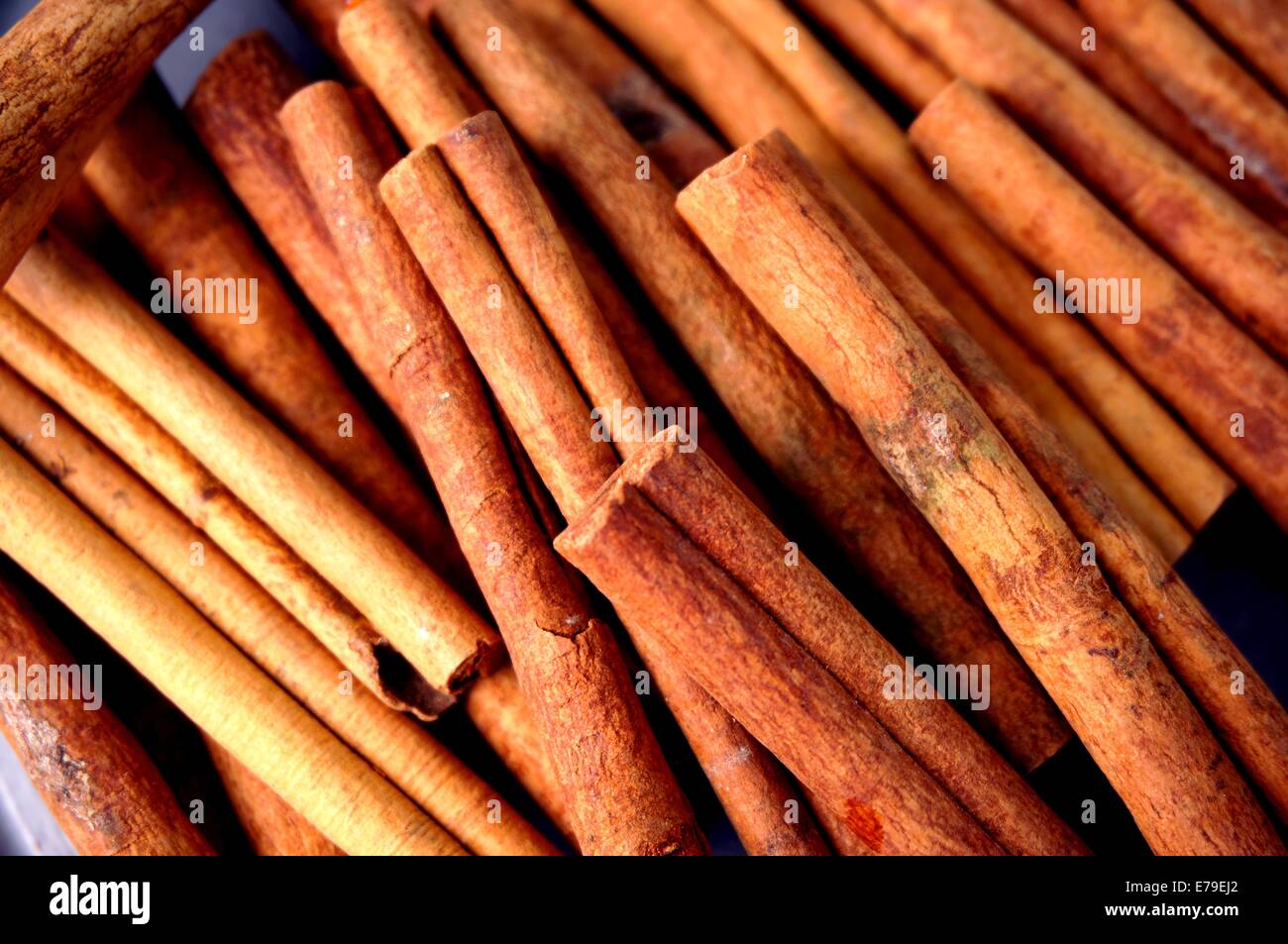 Cinnamon stem hi-res stock photography and images - Alamy
