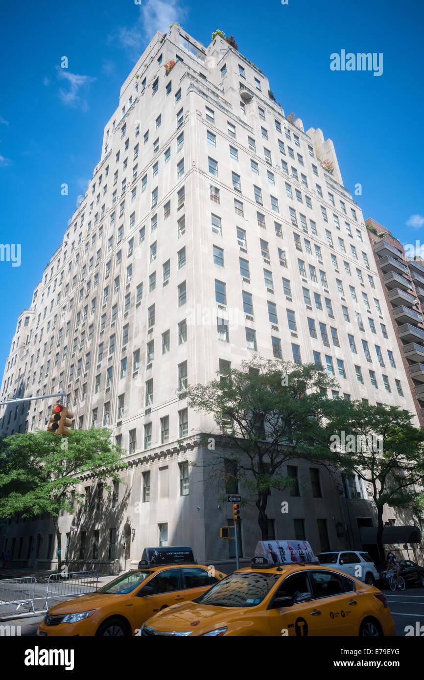 the-cooperative-740-park-avenue-in-new-york-stock-photo-alamy