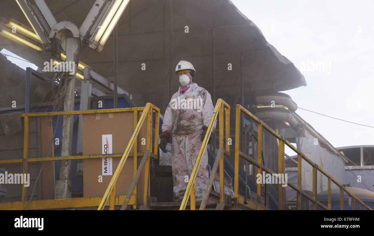 Worker on a oil rig Stock Photo - Alamy
