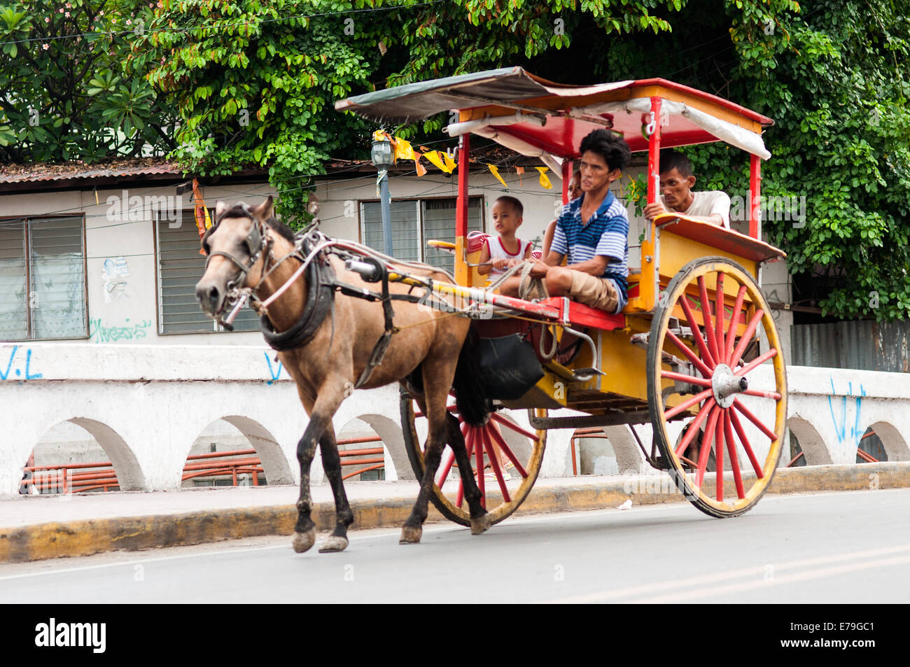 Philippines horse carriage hi-res stock photography and images - Alamy
