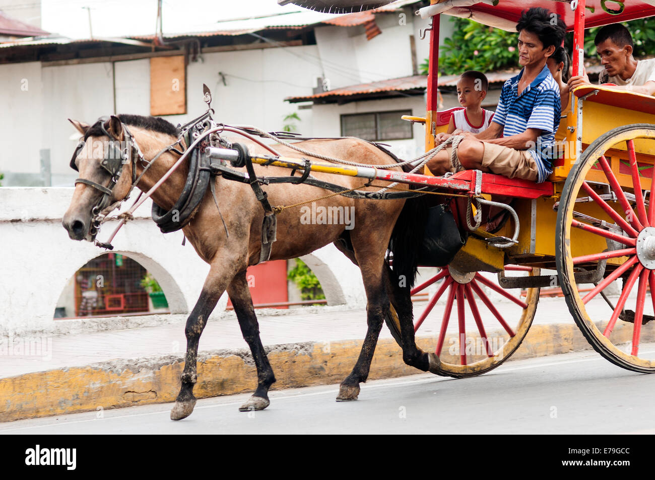 Tartanilla in Spolarium Street, Cebu City, Philippines Stock Photo - Alamy