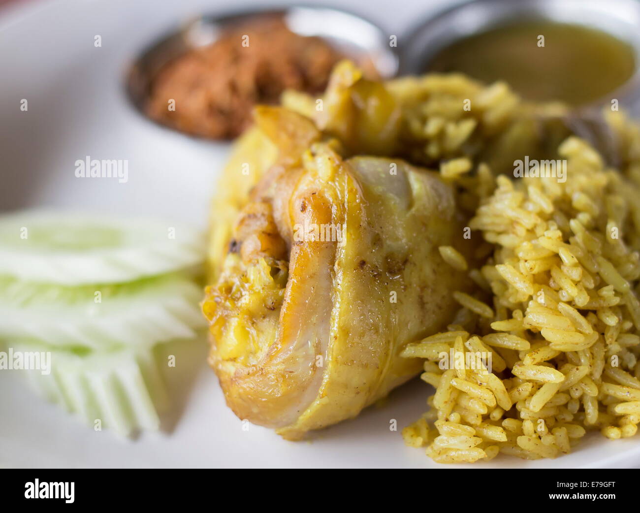 Side view of chicken hi-res stock photography and images - Alamy