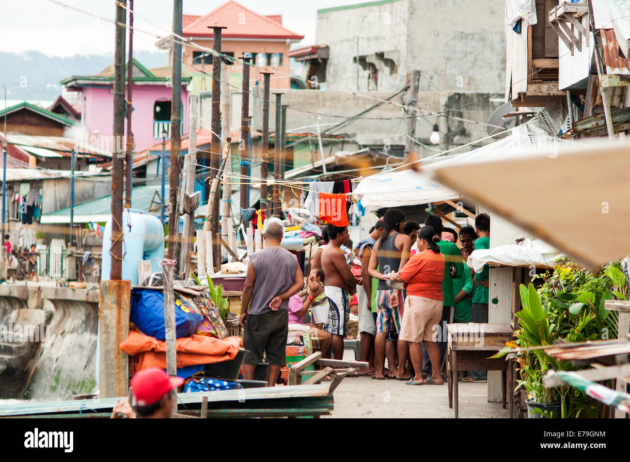 Foreshore with housing and people, Barangay Pasil, Cebu City ...