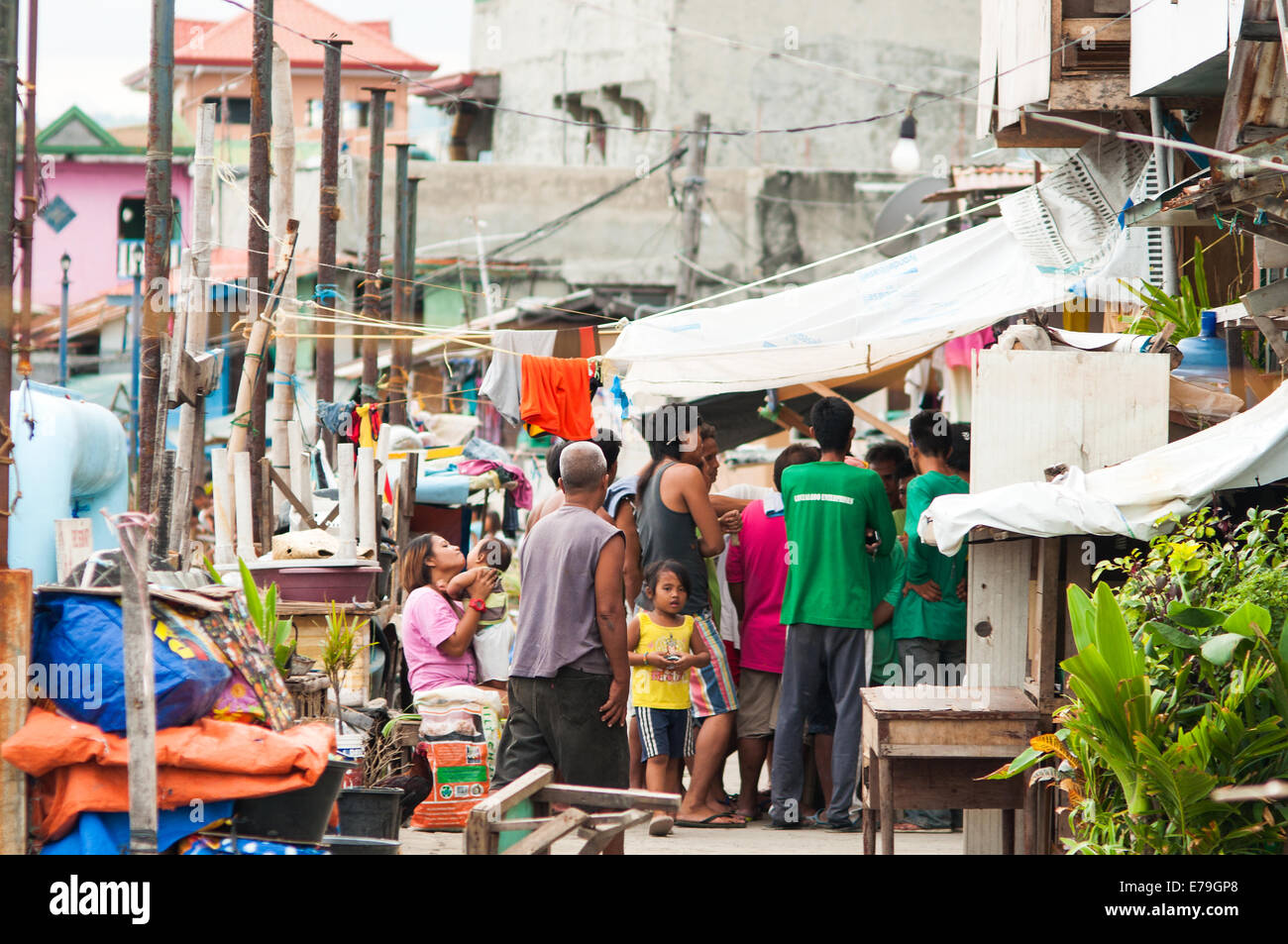 Foreshore with housing and people, Barangay Pasil, Cebu City ...