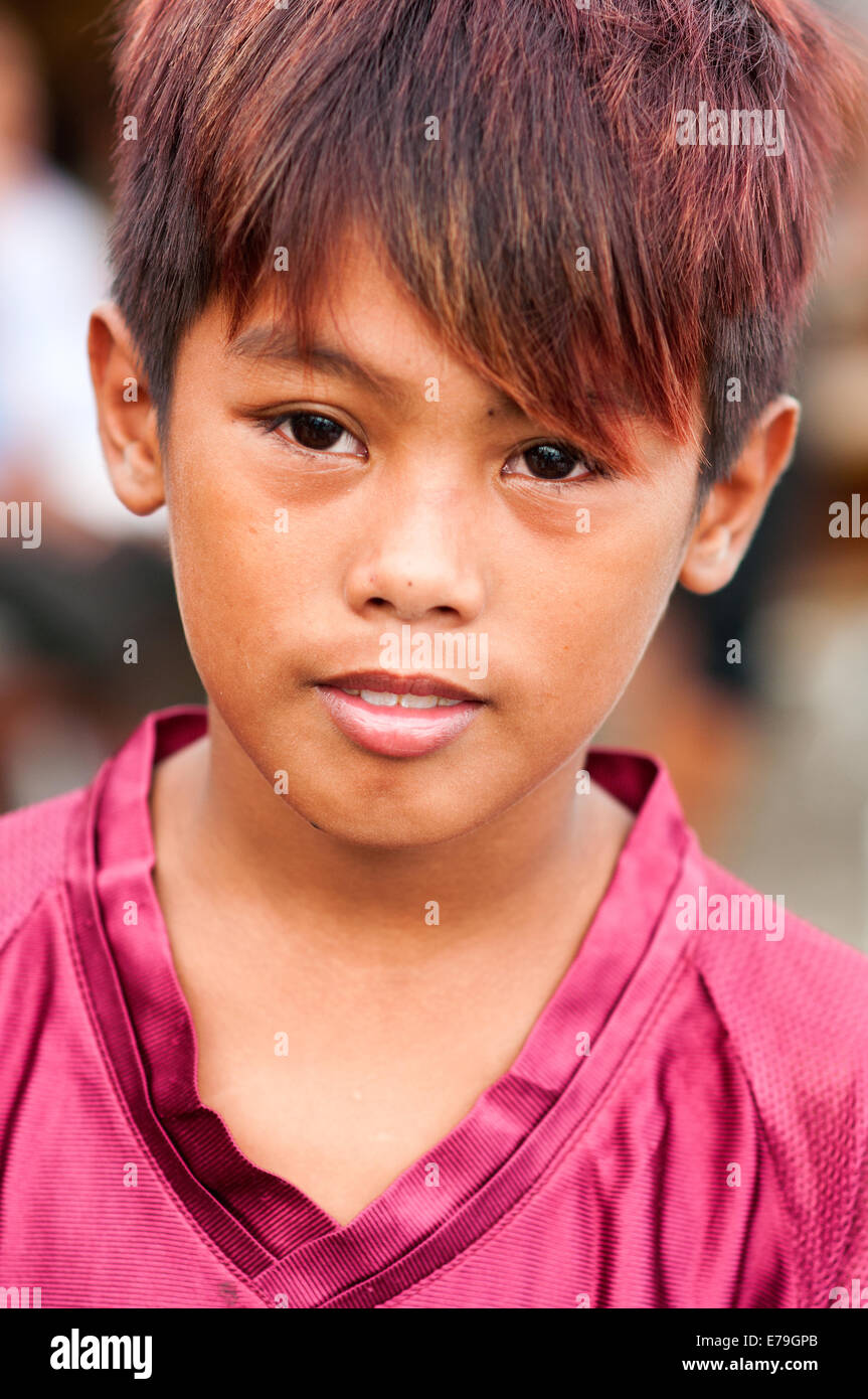 Poor boy portrait philippines hi-res stock photography and images - Alamy