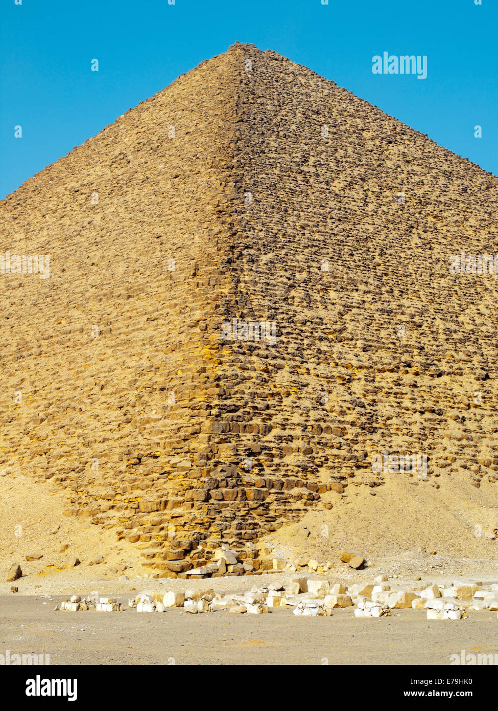 The Red Pyramid at Dahshur Stock Photo - Alamy