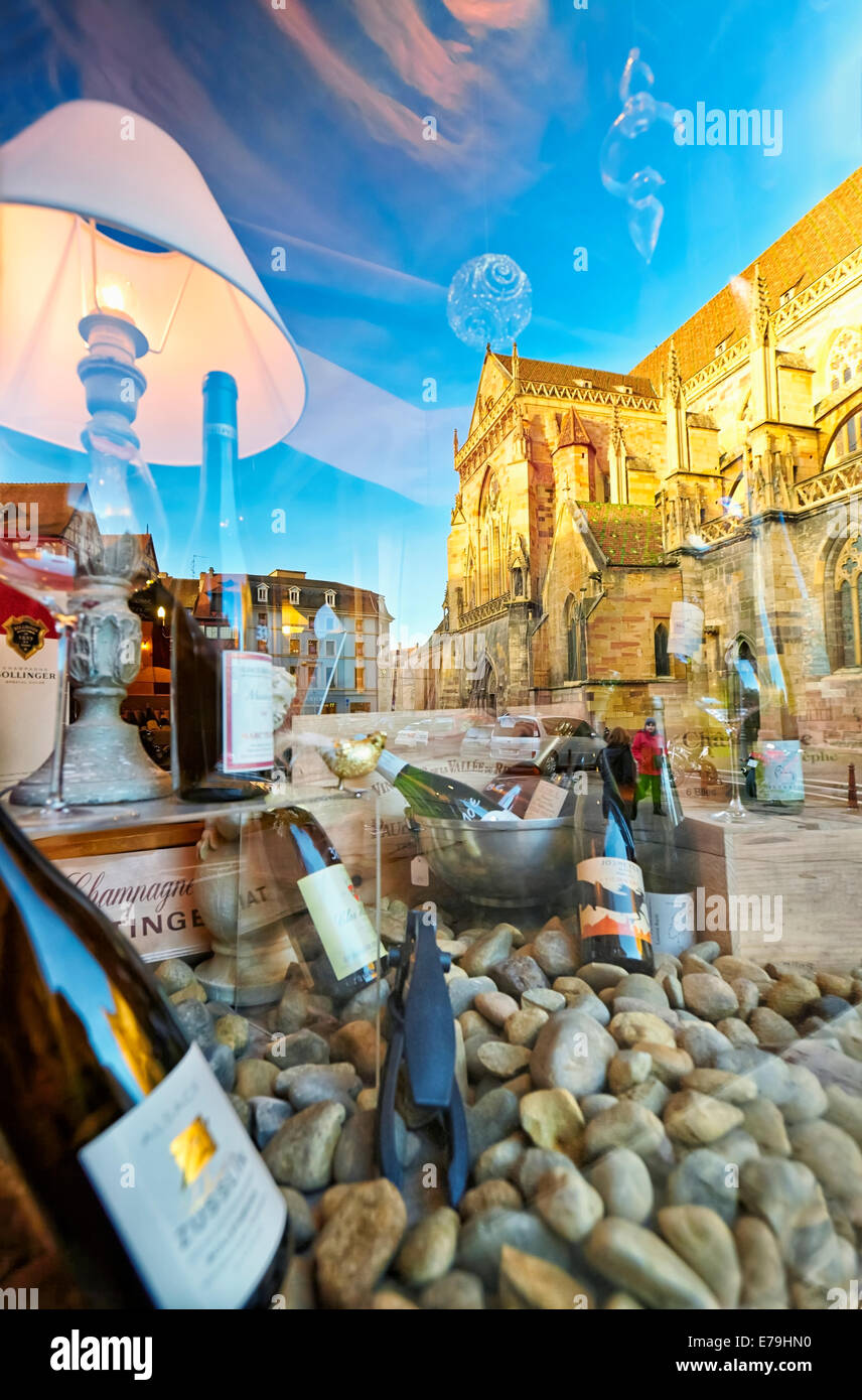 Reflection of wine bottles hi-res stock photography and images - Alamy