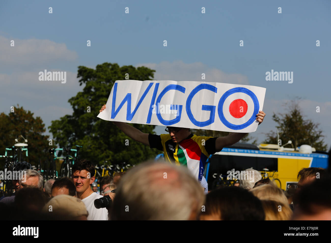 Wiggins sign hi-res stock photography and images - Alamy