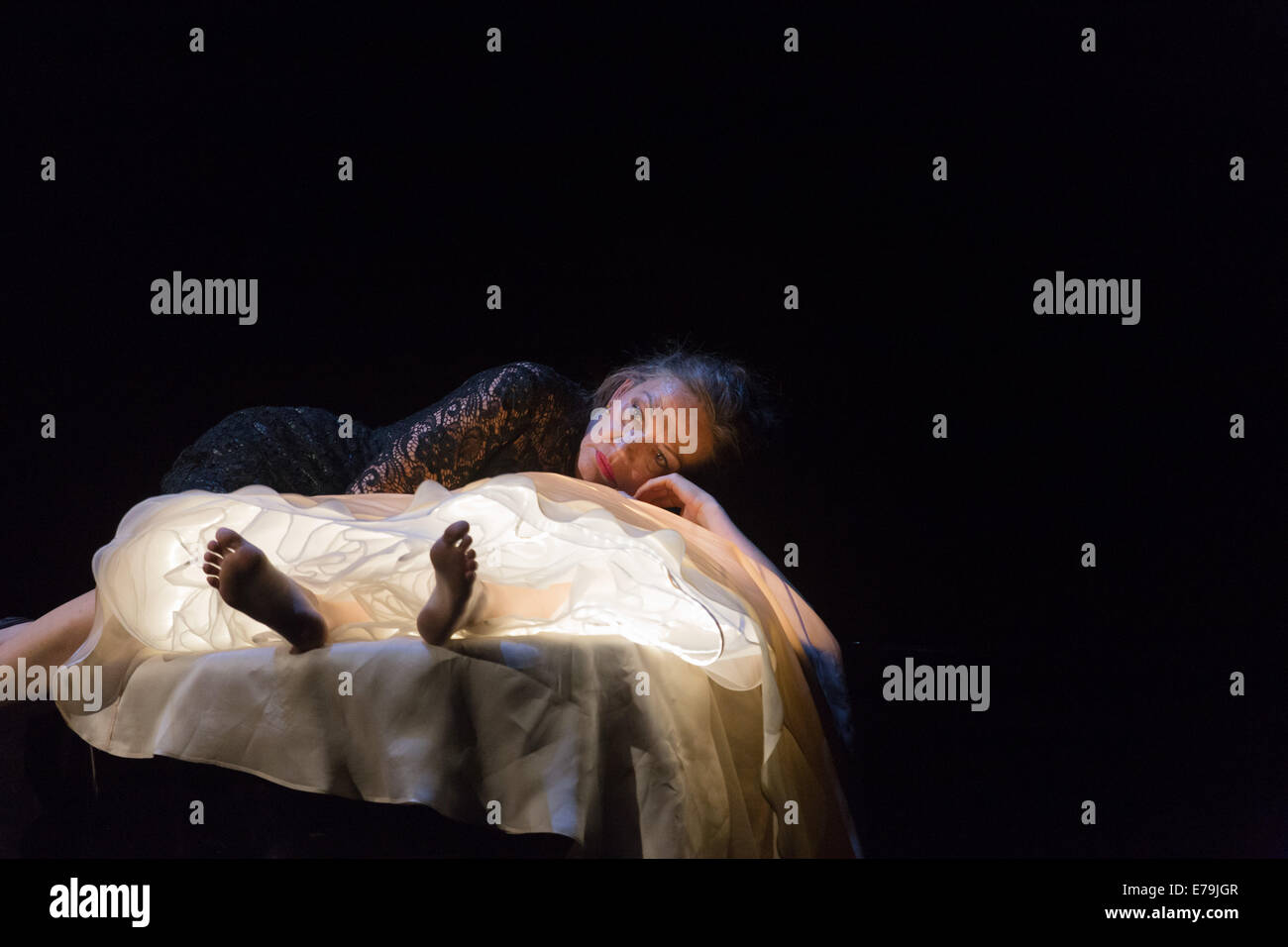 Shakespeare's drama "Romeo and Juliet" had a successfull opening night ...