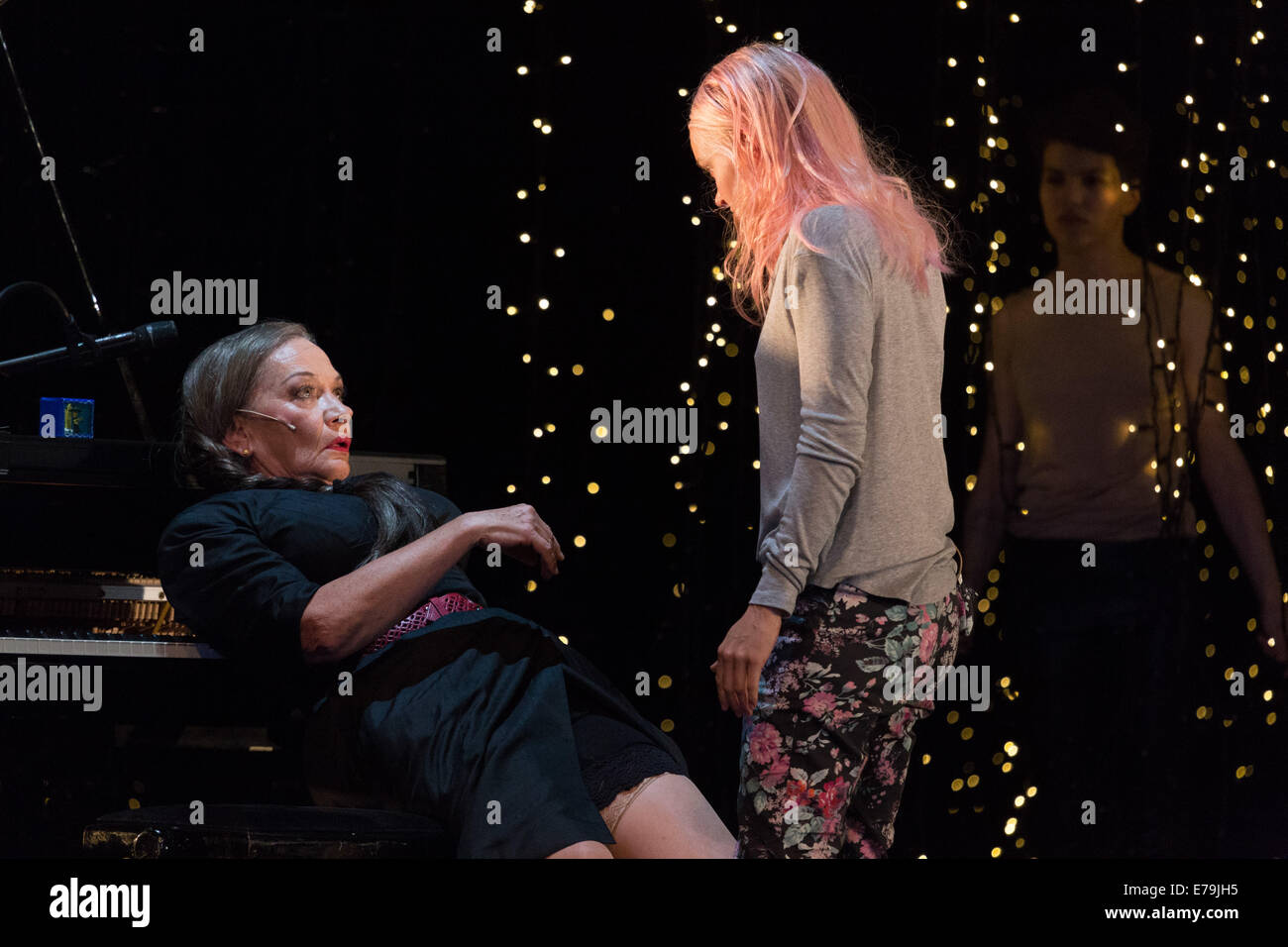 Shakespeare's drama "Romeo and Juliet" had a successfull opening night ...