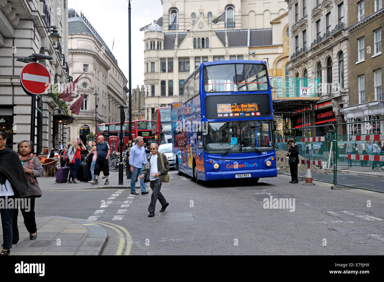 Central london traffic jam hi-res stock photography and images - Alamy