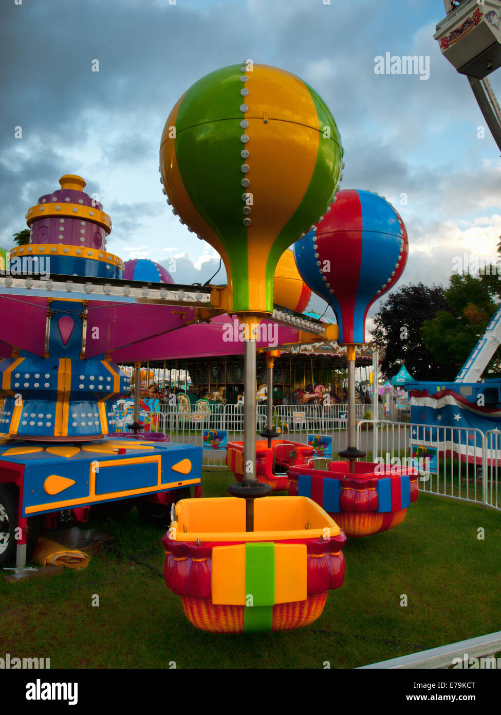 Fairground stall balloons hi-res stock photography and images - Alamy