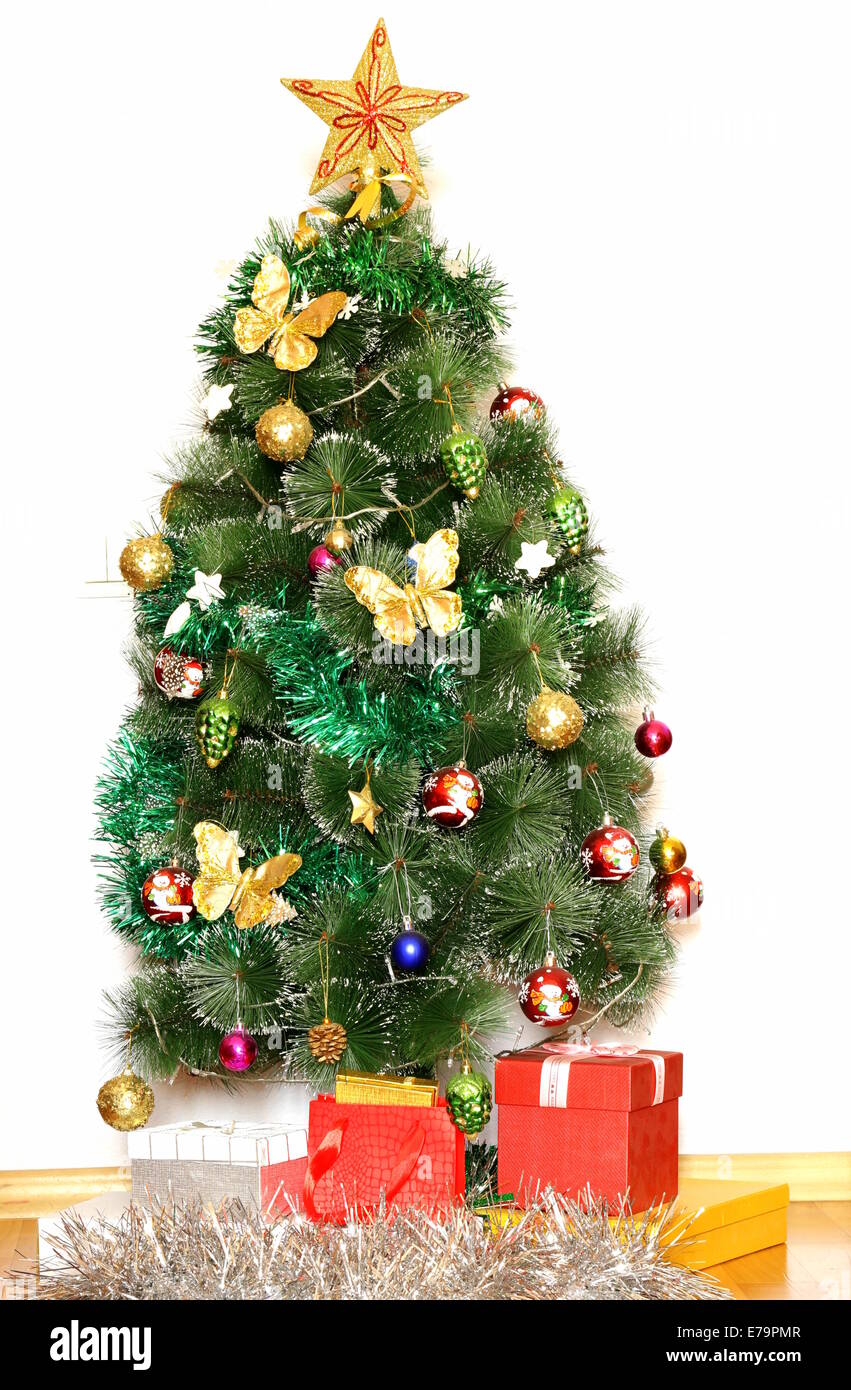 Too big christmas tree hi-res stock photography and images - Alamy