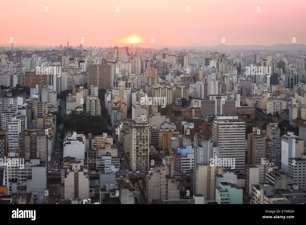 Tower blocks in the city hi-res stock photography and images - Alamy