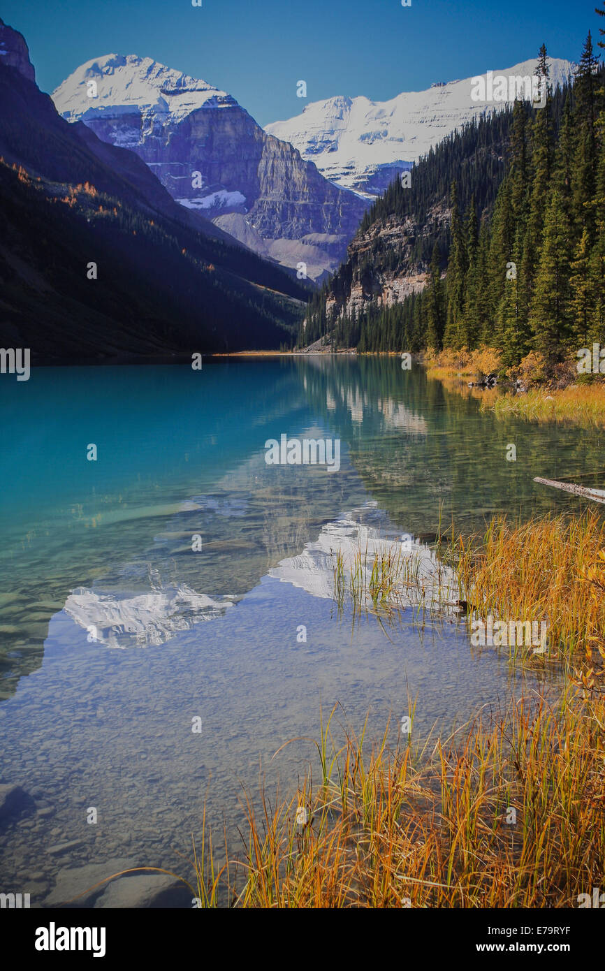 Lake louise alberta hi-res stock photography and images - Alamy