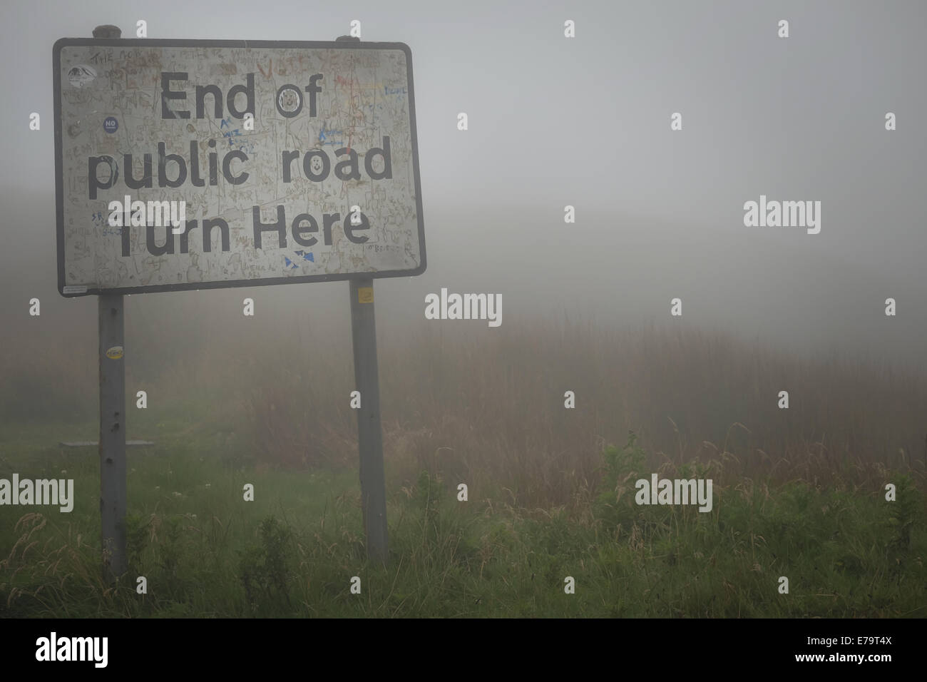 End of the road - Sign to show the end of the road Stock Photo - Alamy