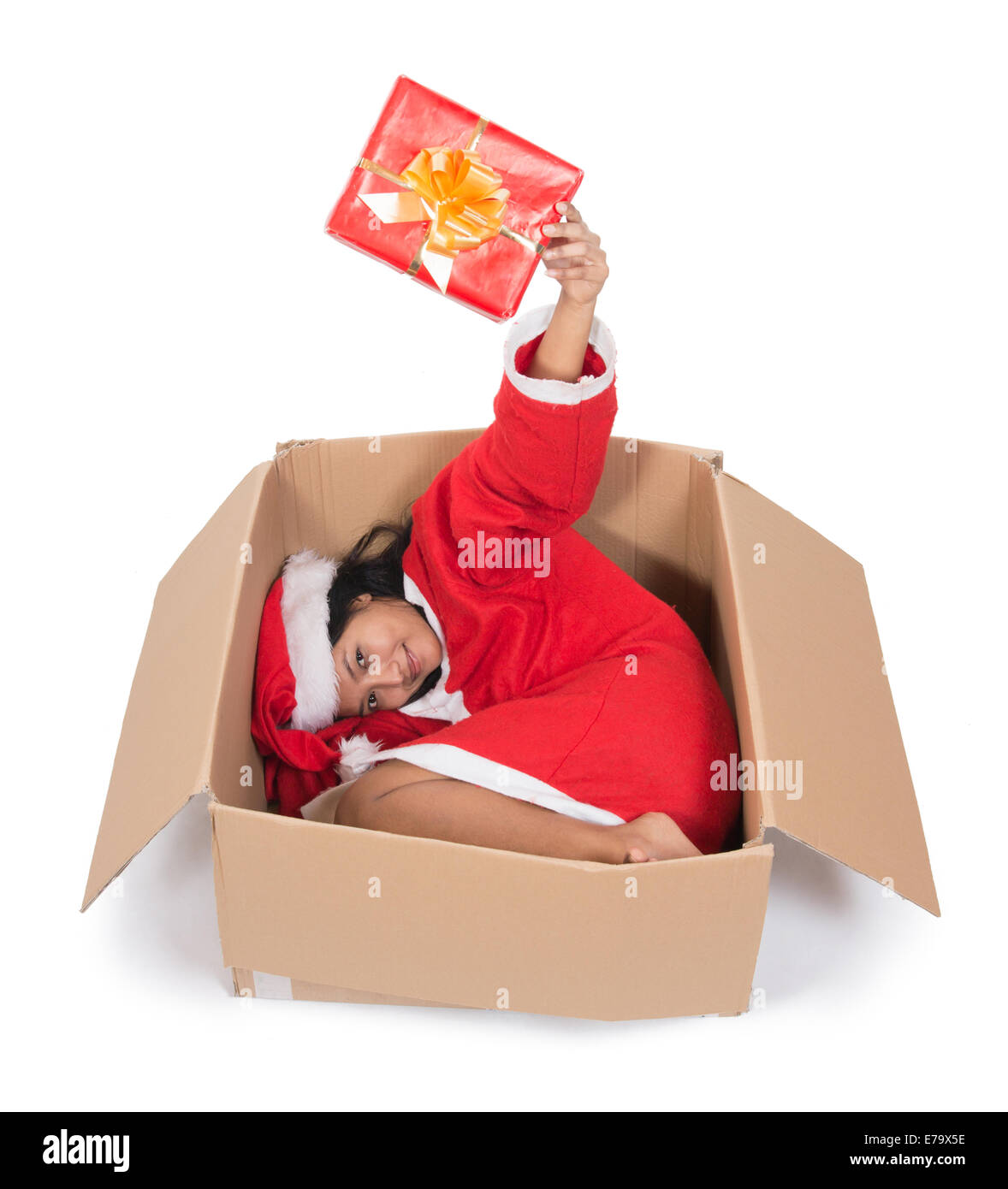Woman inside cardboard box hi-res stock photography and images - Alamy