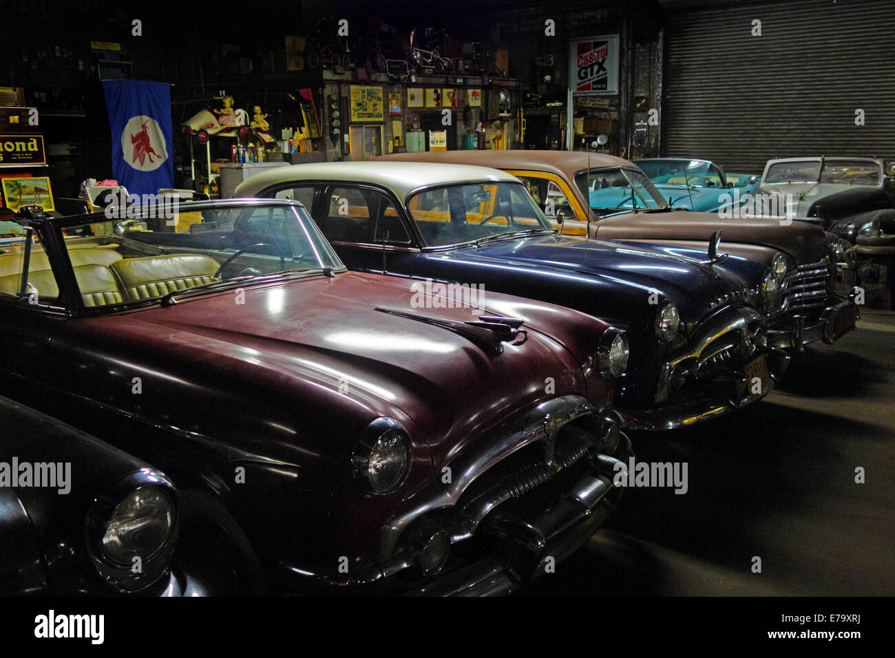 Cars new york retro hi-res stock photography and images - Alamy