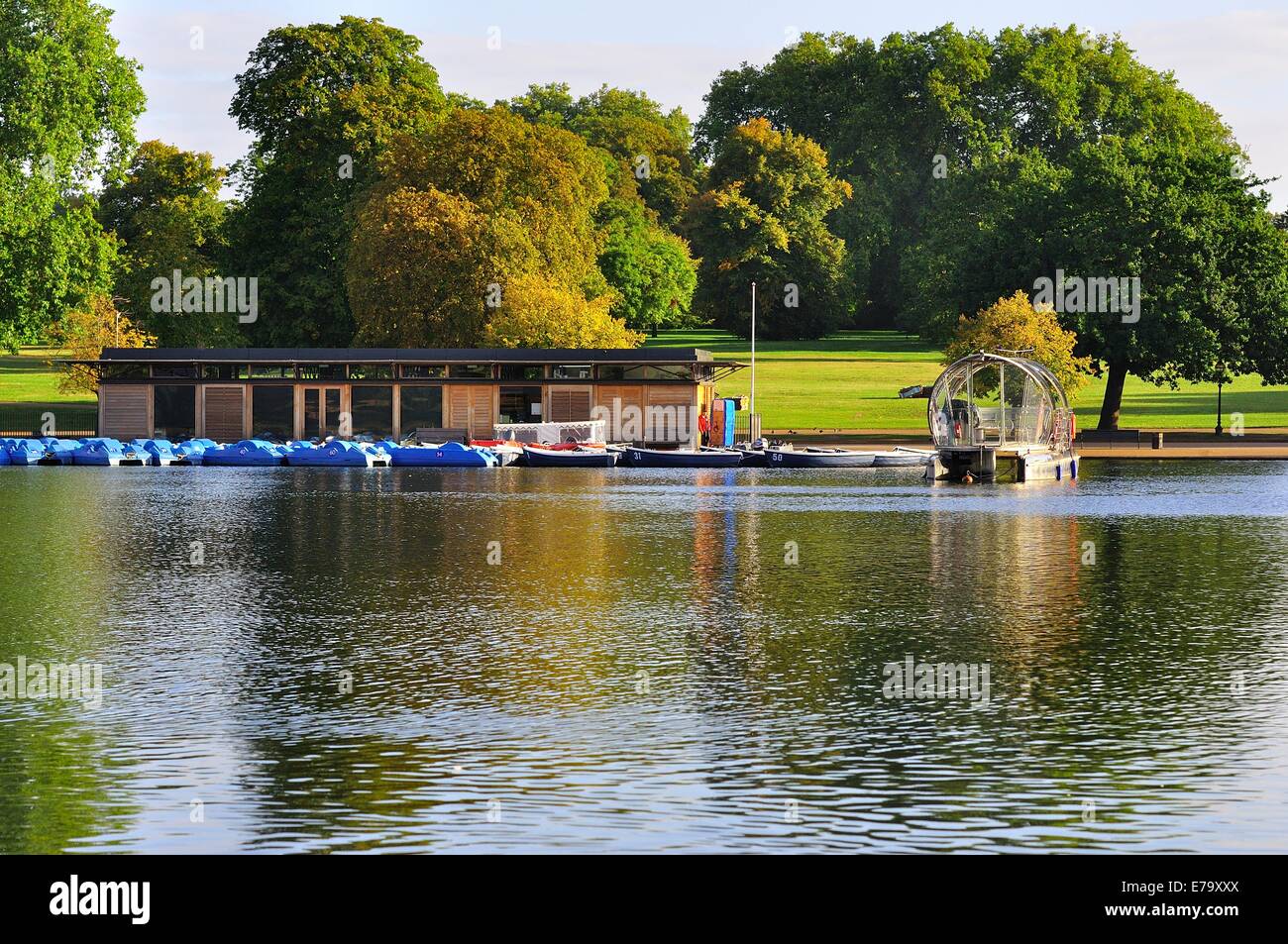 The Serpentine in Hyde Park, London, view across the water to the hire ...