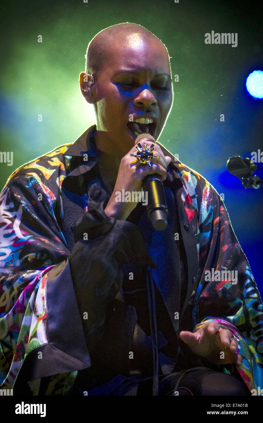 Skunk Anansie perform live at Grand Theatre in Poland Featuring ...