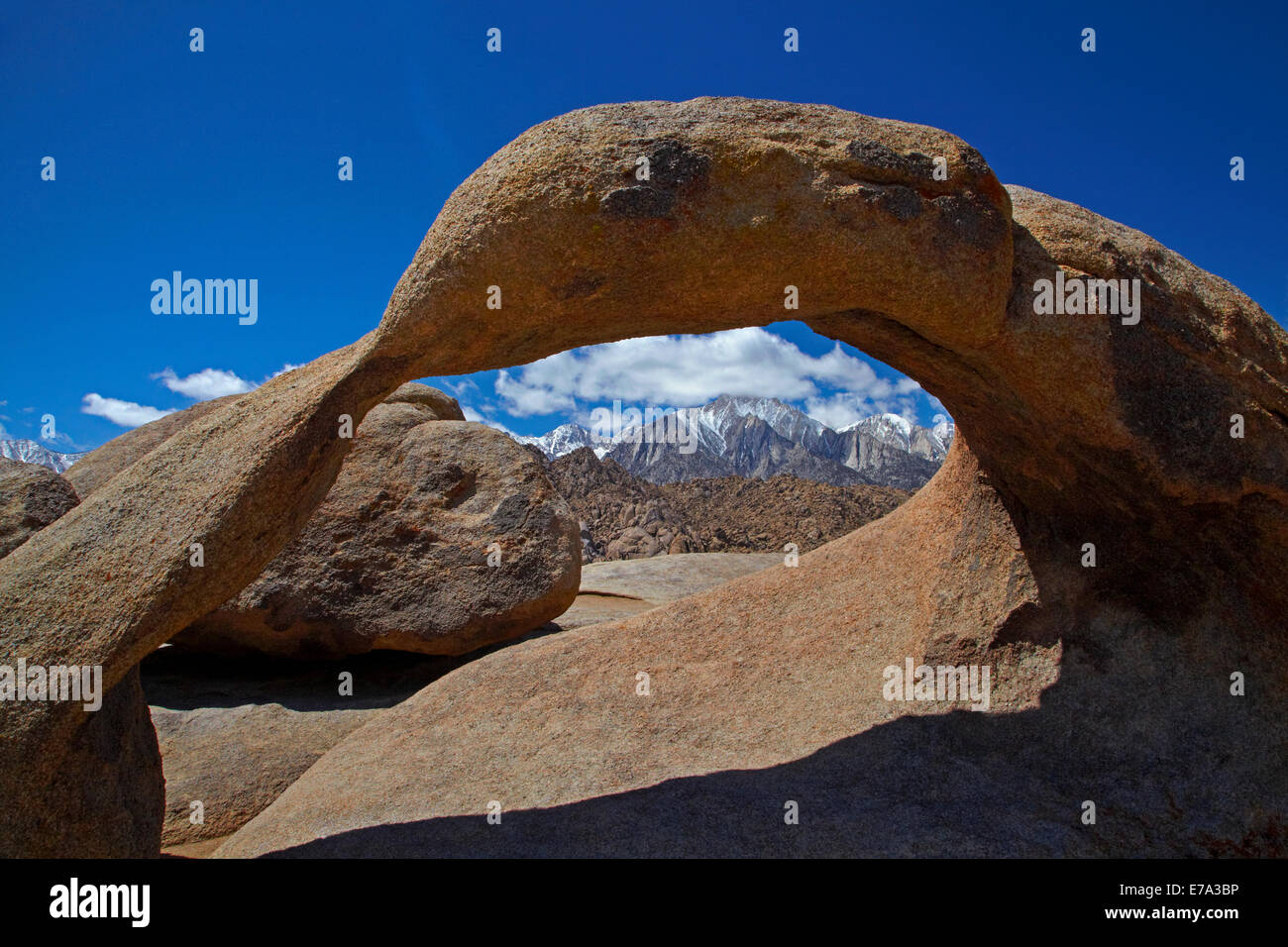 Alabama hills arch inyo county hi-res stock photography and images - Alamy