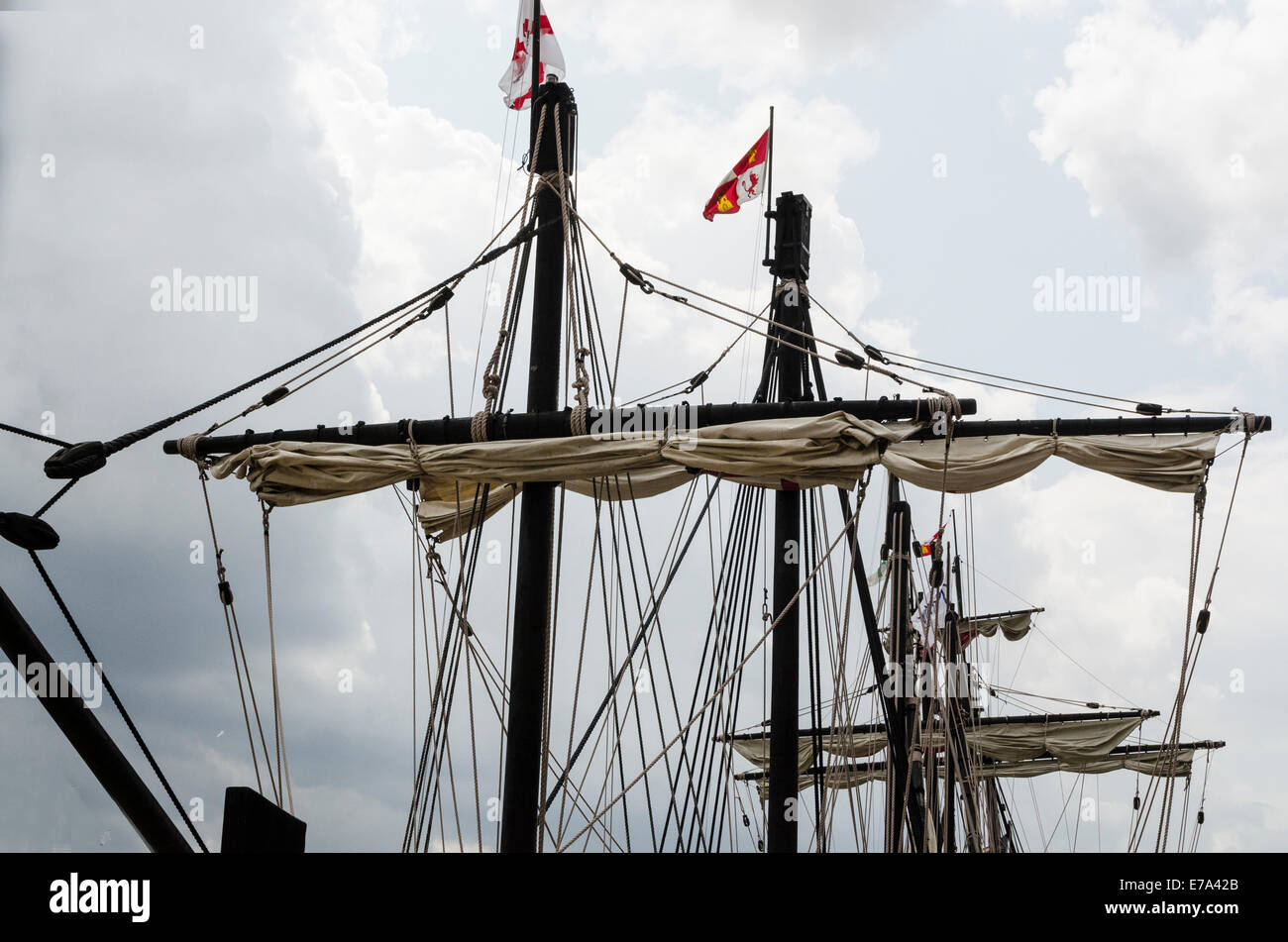 Top Sails rigging on Nina and Pinta Stock Photo - Alamy