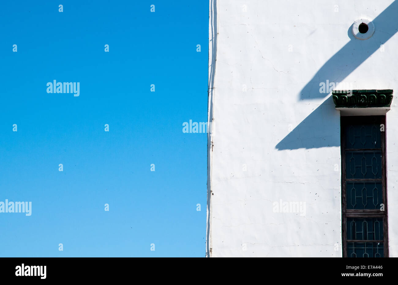 Blue and white building hi-res stock photography and images - Alamy