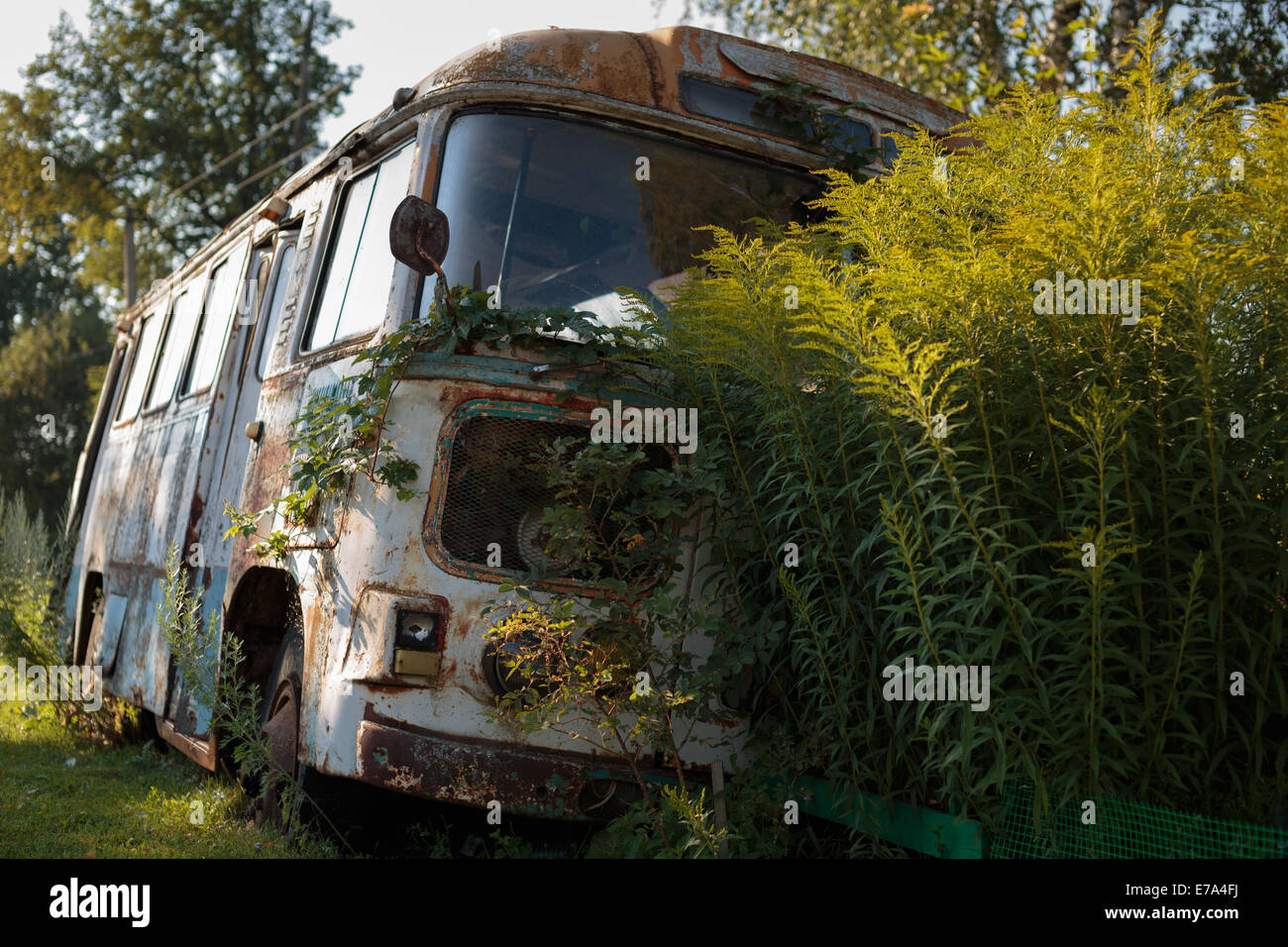 Old broken down bus hi-res stock photography and images - Alamy