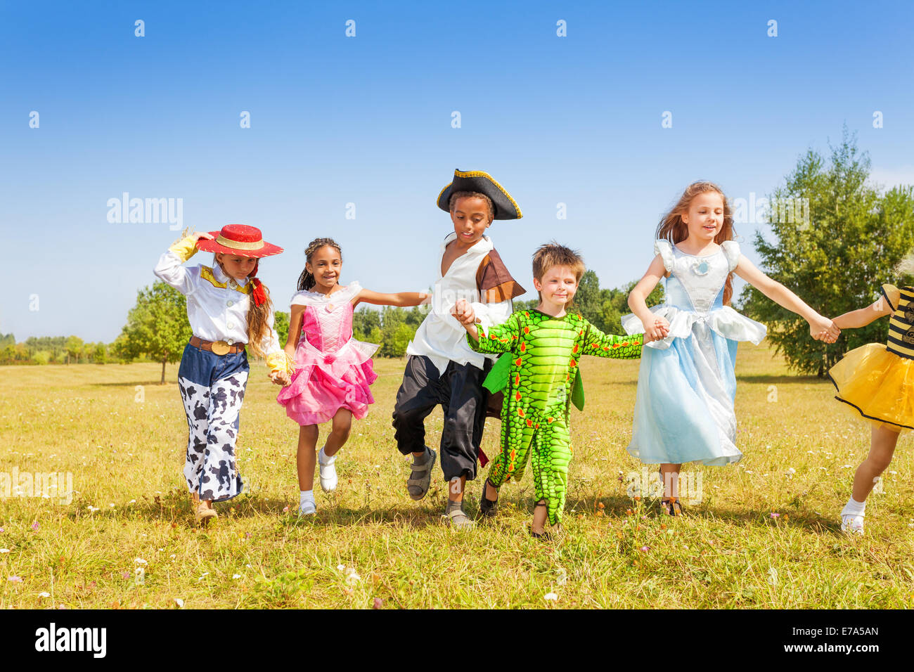 African kids running hi-res stock photography and images - Alamy