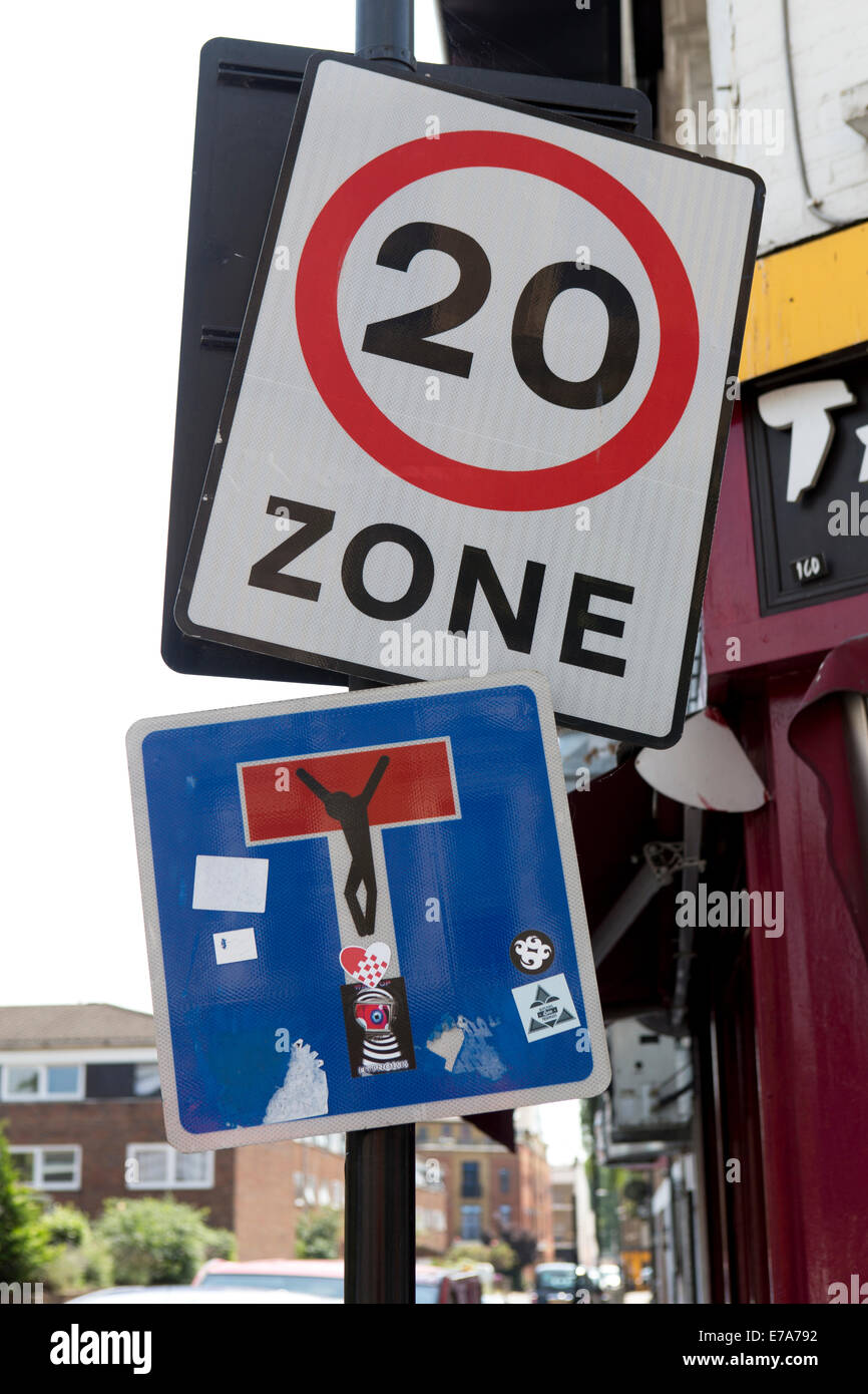 20 mph zone hi-res stock photography and images - Alamy