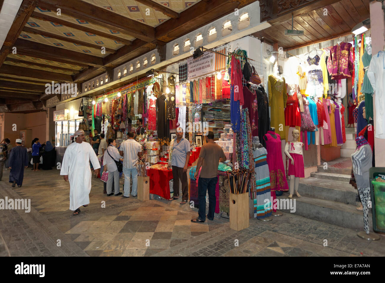 Customers and shops in the Muttrah Souq market, Muttrah, Muscat, Oman ...