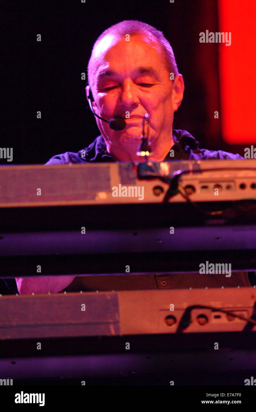 Dave greenfield hi-res stock photography and images - Alamy