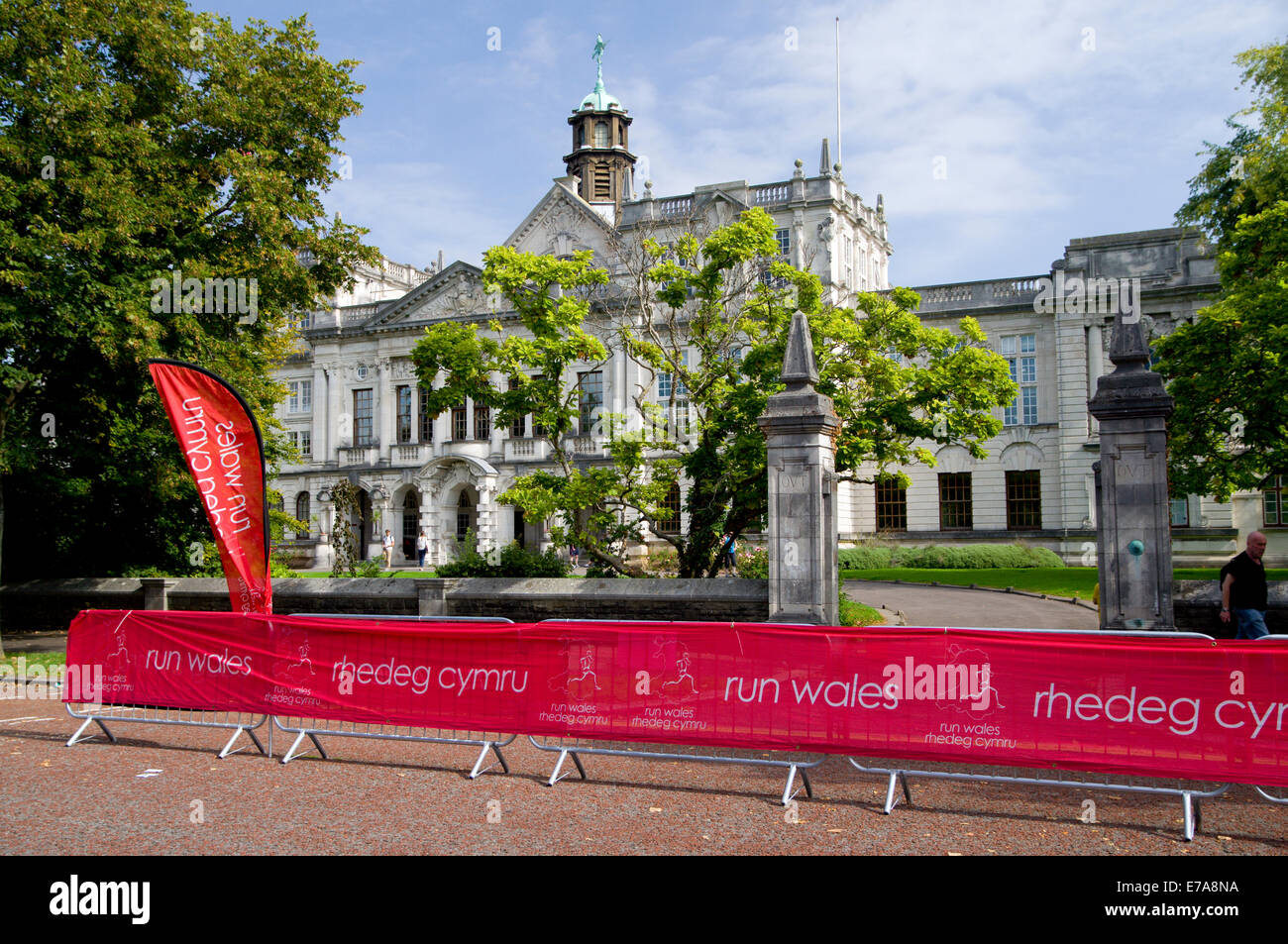Cardiff university graduation hi-res stock photography and images - Alamy