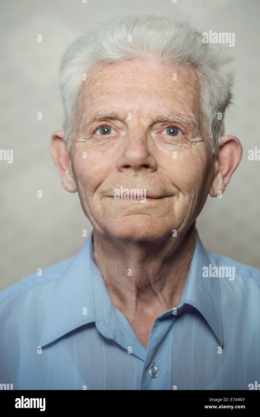 Happy senior man looking away Stock Photo - Alamy Happy senior man looking away Stock Photo - Alamy