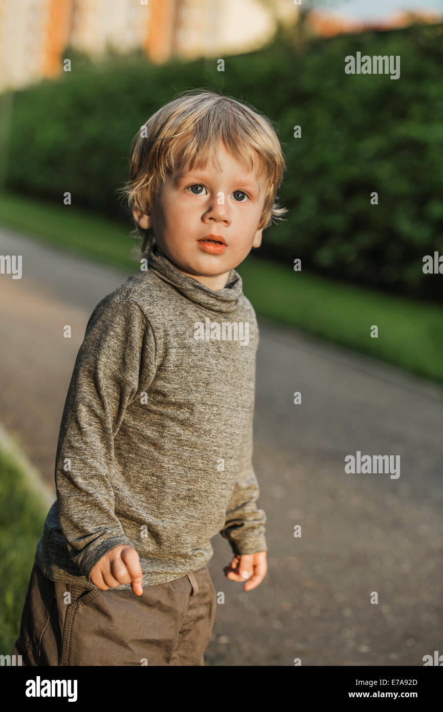 Under the footpath hi-res stock photography and images - Alamy