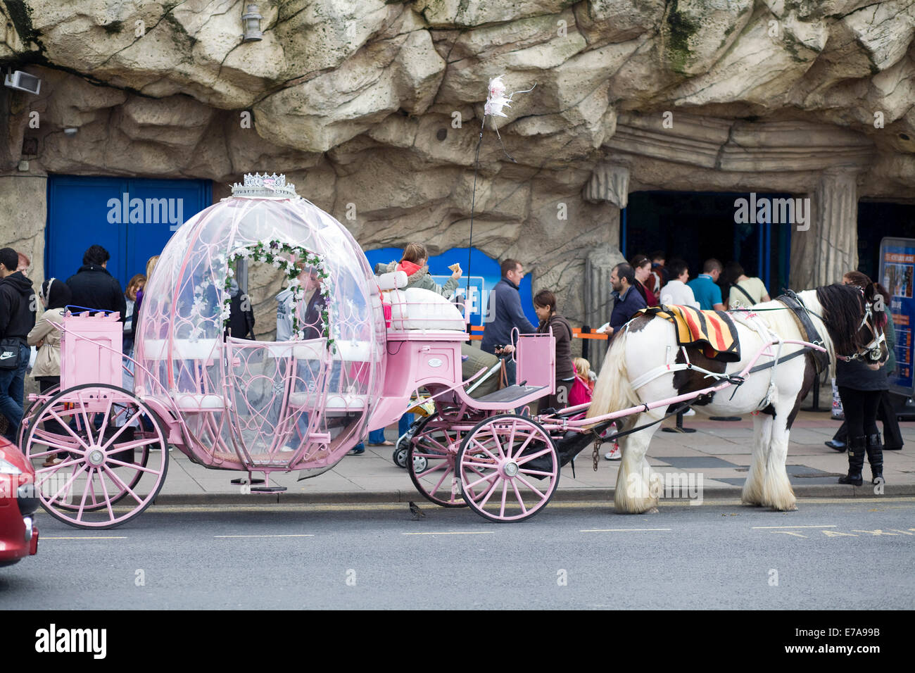 Cinderella carriage hi-res stock photography and images - Alamy
