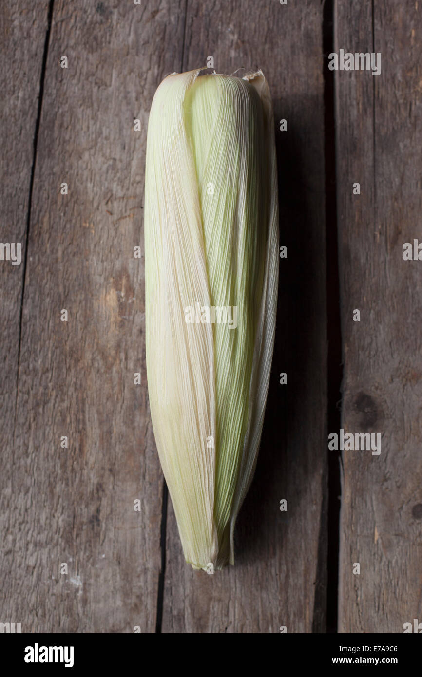Corn on the cob crop hi-res stock photography and images - Alamy