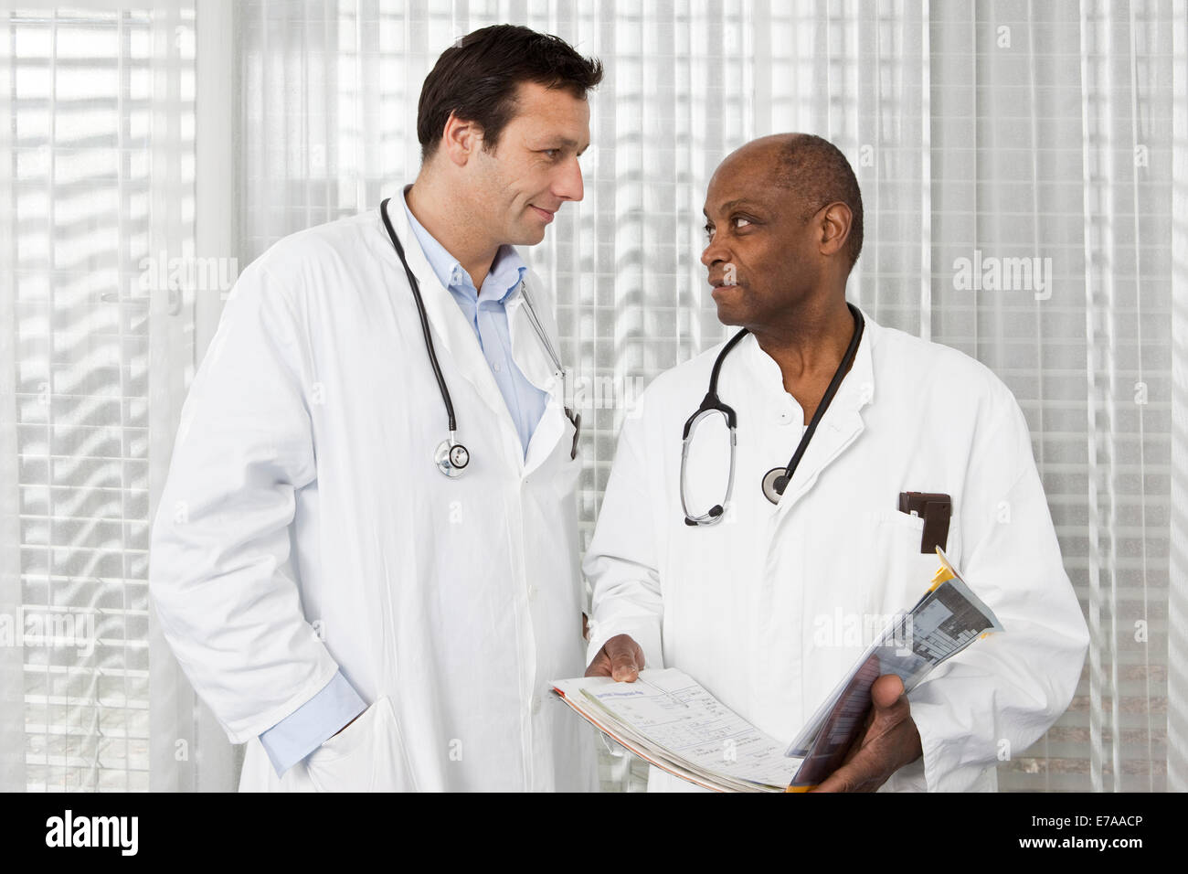 Lab coats hi-res stock photography and images - Alamy