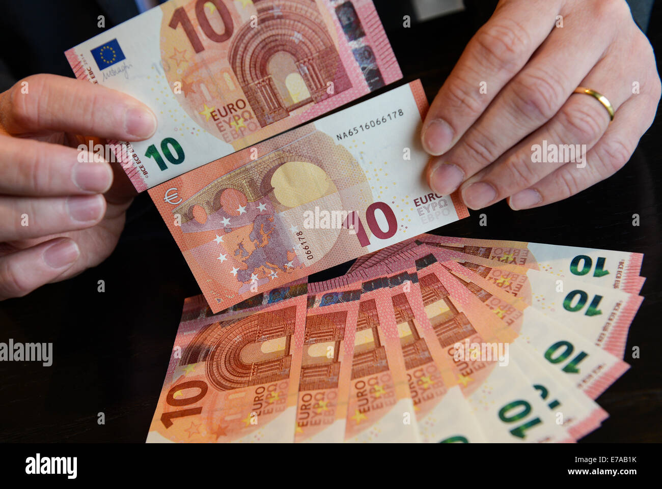 10 euro banknote in circulation hi-res stock photography and images - Alamy